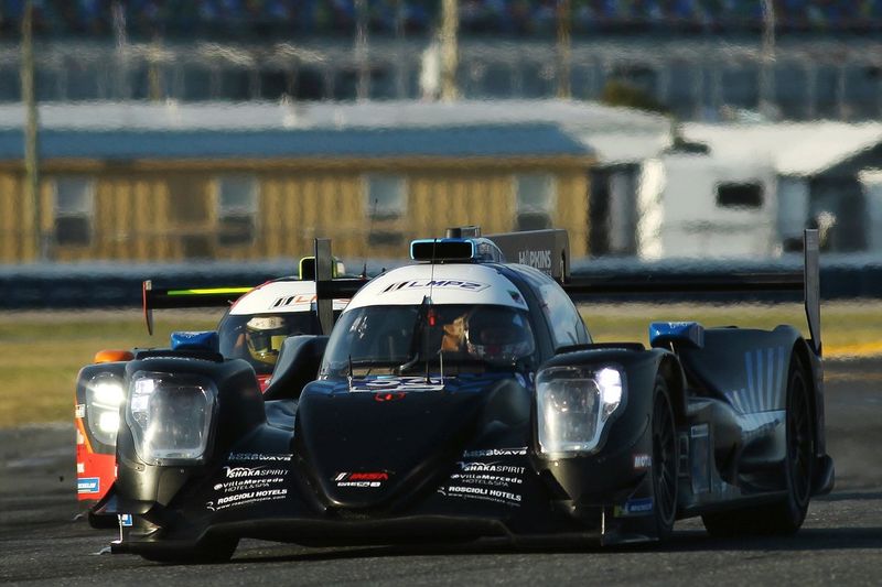 Fotogallery Daytona | Roar: cala il buio e arriva la pioggia