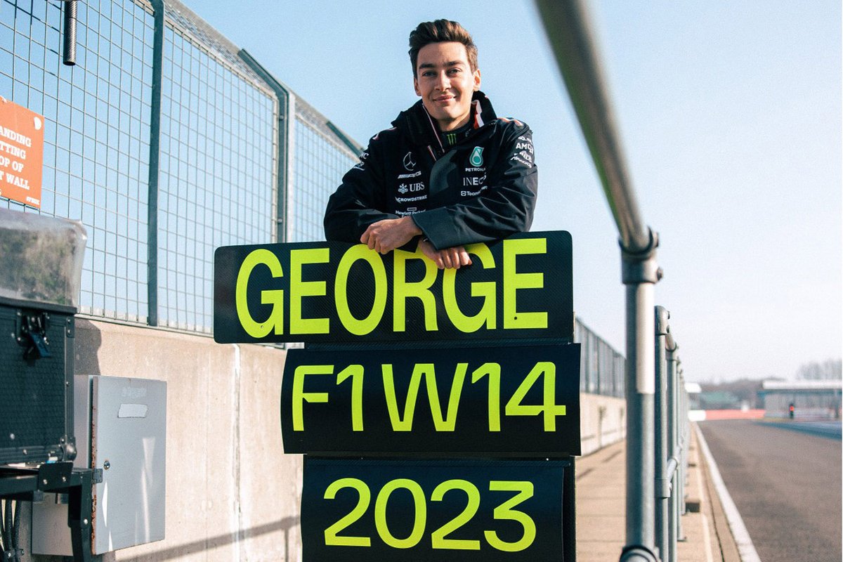 VIDEO y FOTOS: El Mercedes W14 en la pista de Silverstone