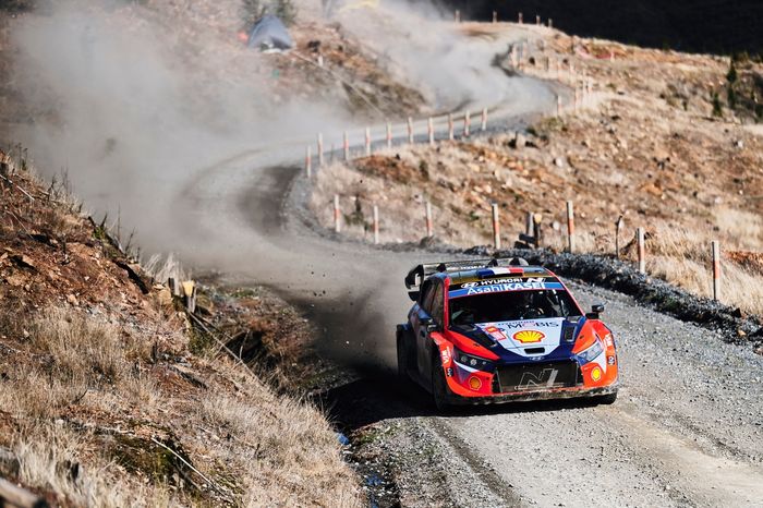 WRC Rally Chile: Ogier stages comeback to lead for Toyota
