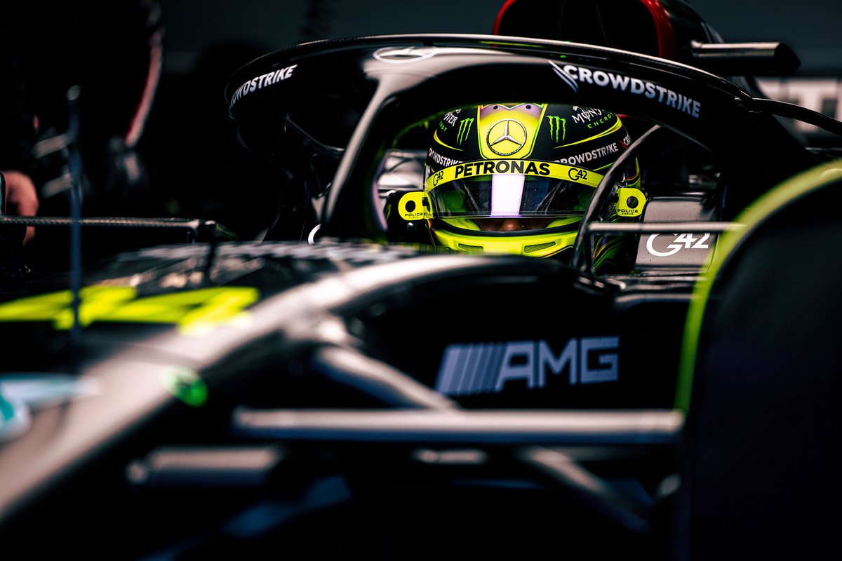 VIDEO y FOTOS: El Mercedes W14 en la pista de Silverstone