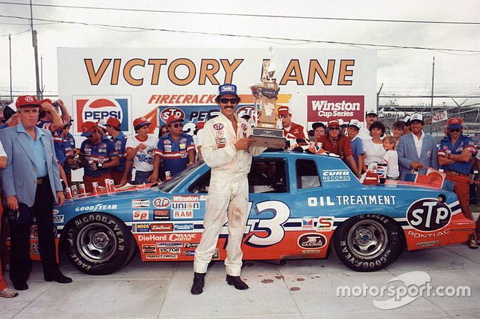 Nach 19.437 Tagen: Bobby Allison bekommt NASCAR-Sieg zugesprochen