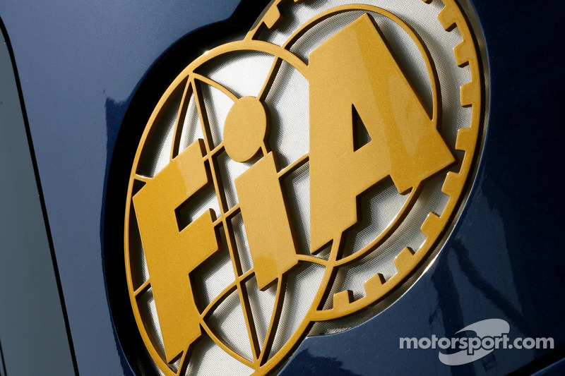 Formula One governing body to help Wheldon crash probe