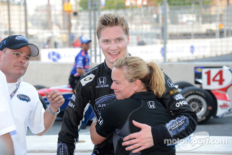 Newgarden fights for podium, finishes 2nd in Baltimore