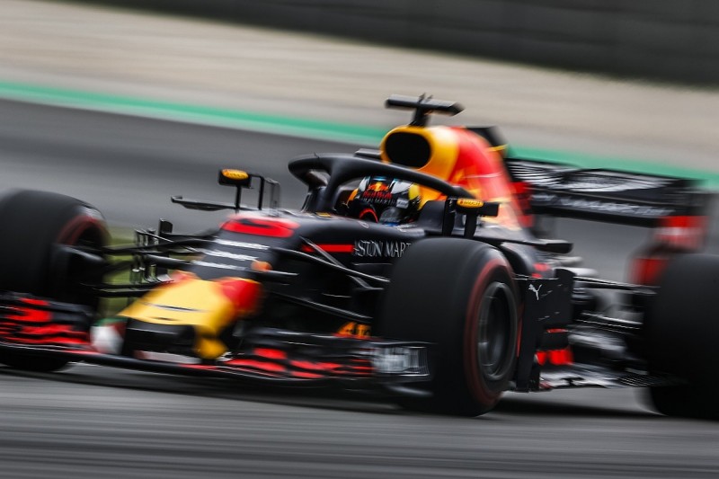 Renault Q3 weakness puts Red Bull drivers under 'too much pressure'