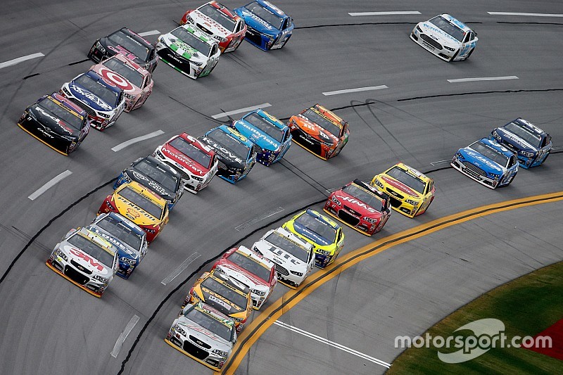 Top 10 NASCAR Sprint Cup drivers of 2015 - Part 1