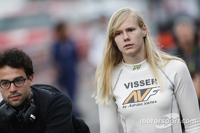 Women shouldn't be "pushed" into motor racing - Visser