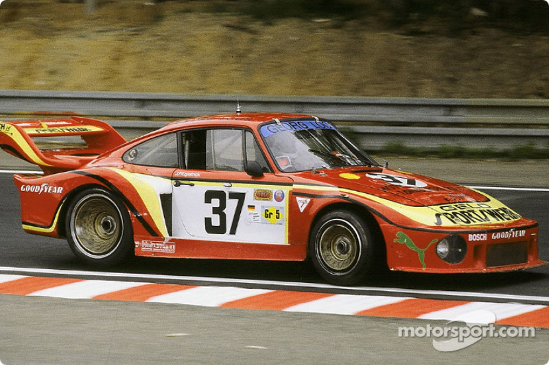 #37 Gelo Racing Team Porsche 935: John Fitzpatrick, Jean-Louis Lafosse ...
