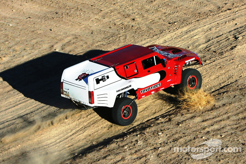Team Gordon: Robby Gordon and Andy Grider test the Hummer H3 at Dakar